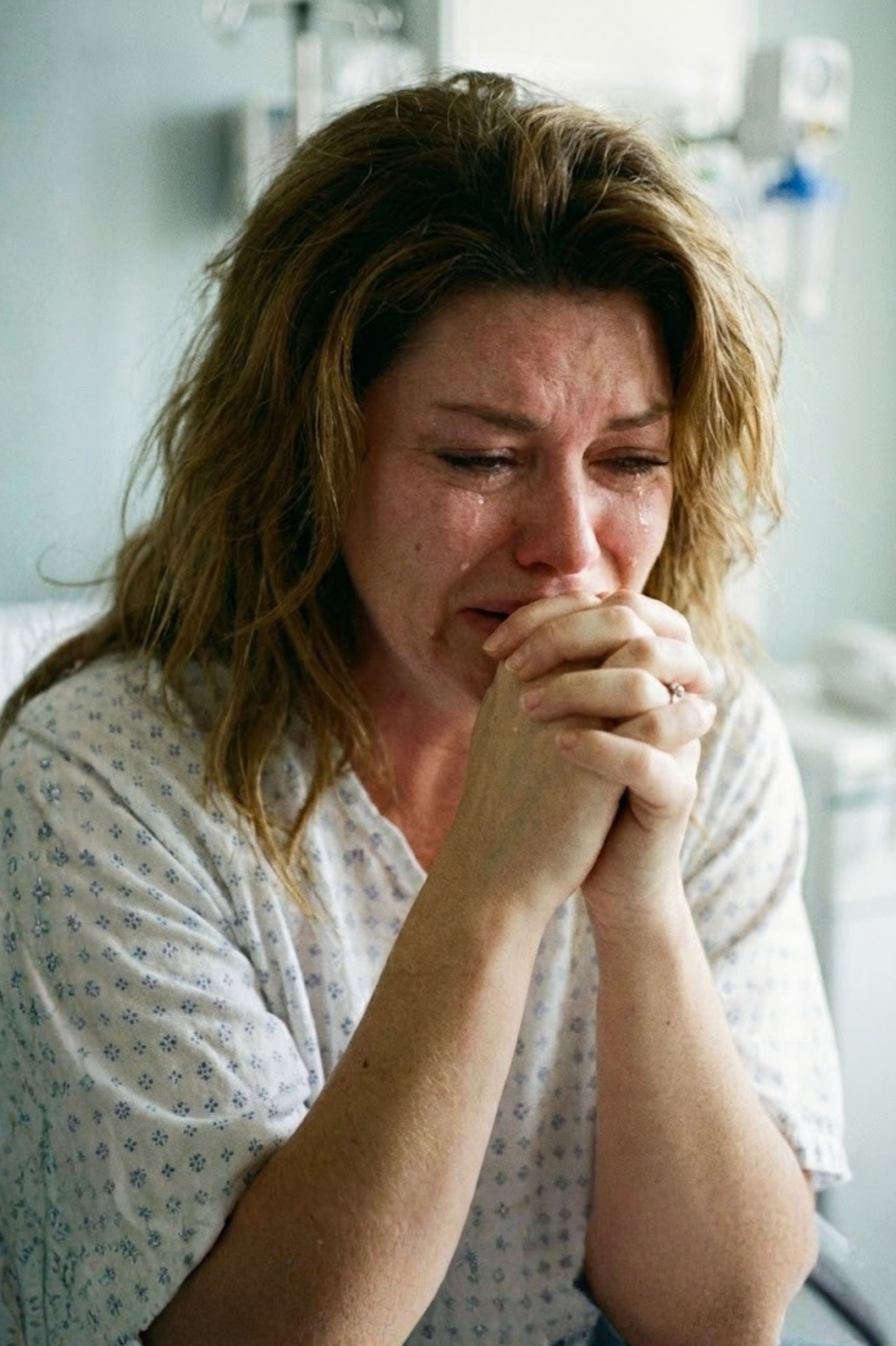 STAGE FROZE IN FEAR: The Night Shania Twain Collapsed and an Arena Held ...